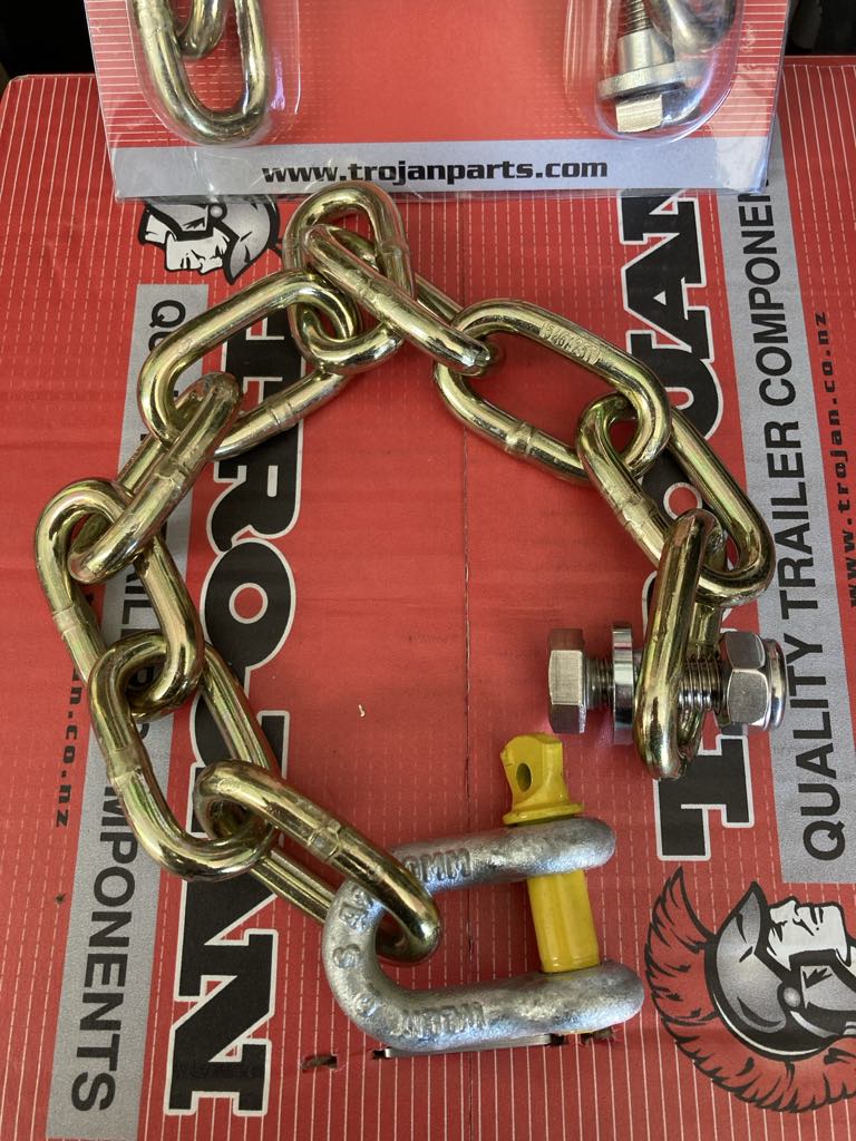 Trojan SAFETY CHAIN & SHACKLE H/T2000KG – Premium Parts NZ